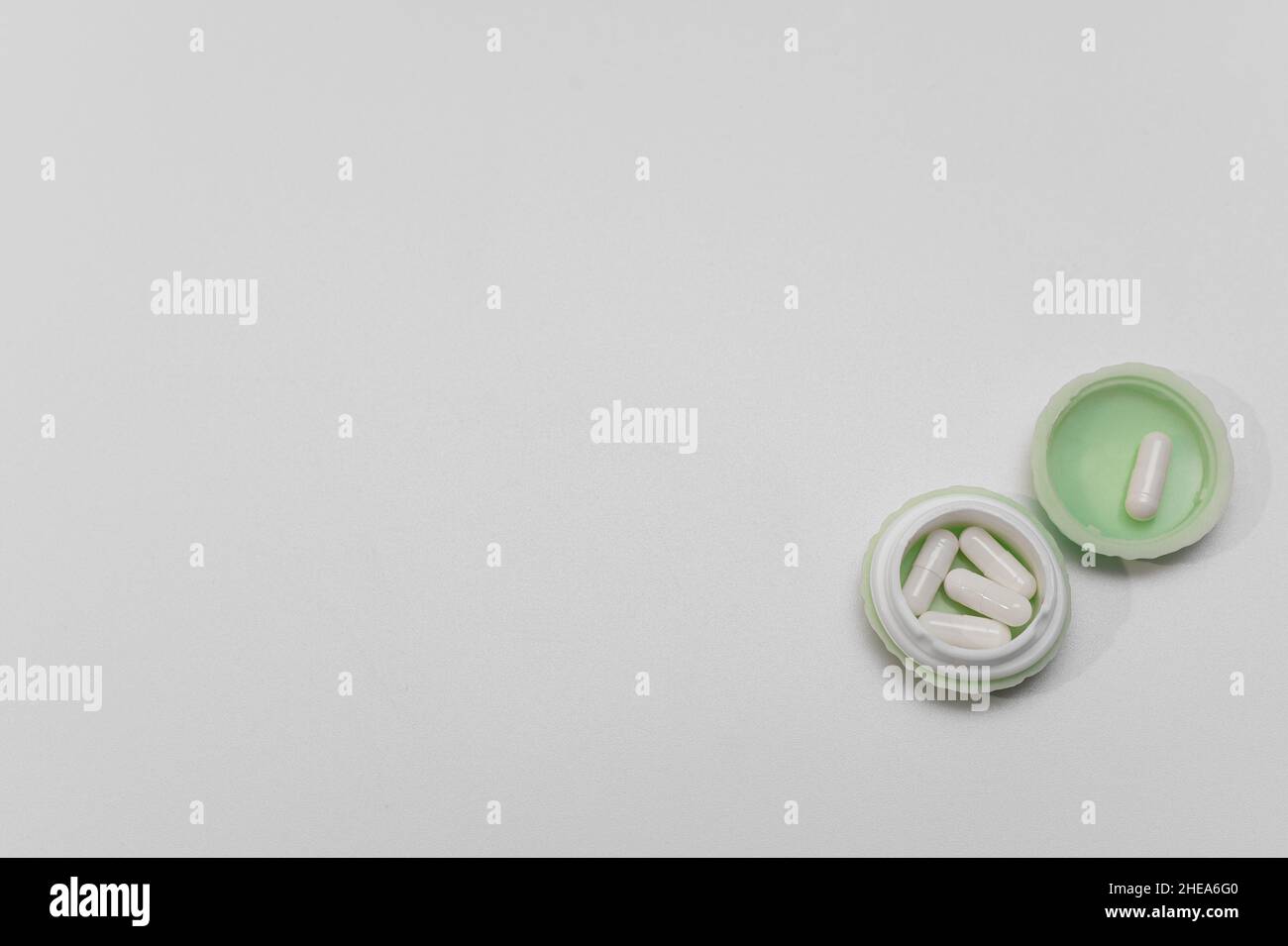 White top container hi-res stock photography and images - Alamy