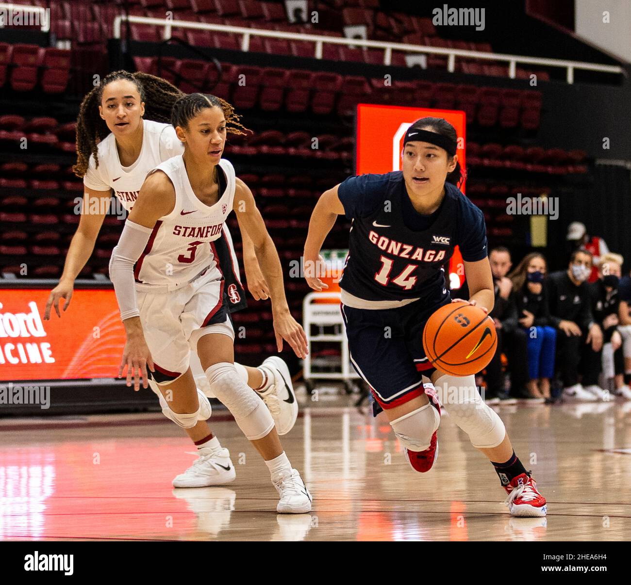 January 09, 2022 Stanford, CA, U.S.A. Gonzaga Bulldogs guard Kaylynne ...