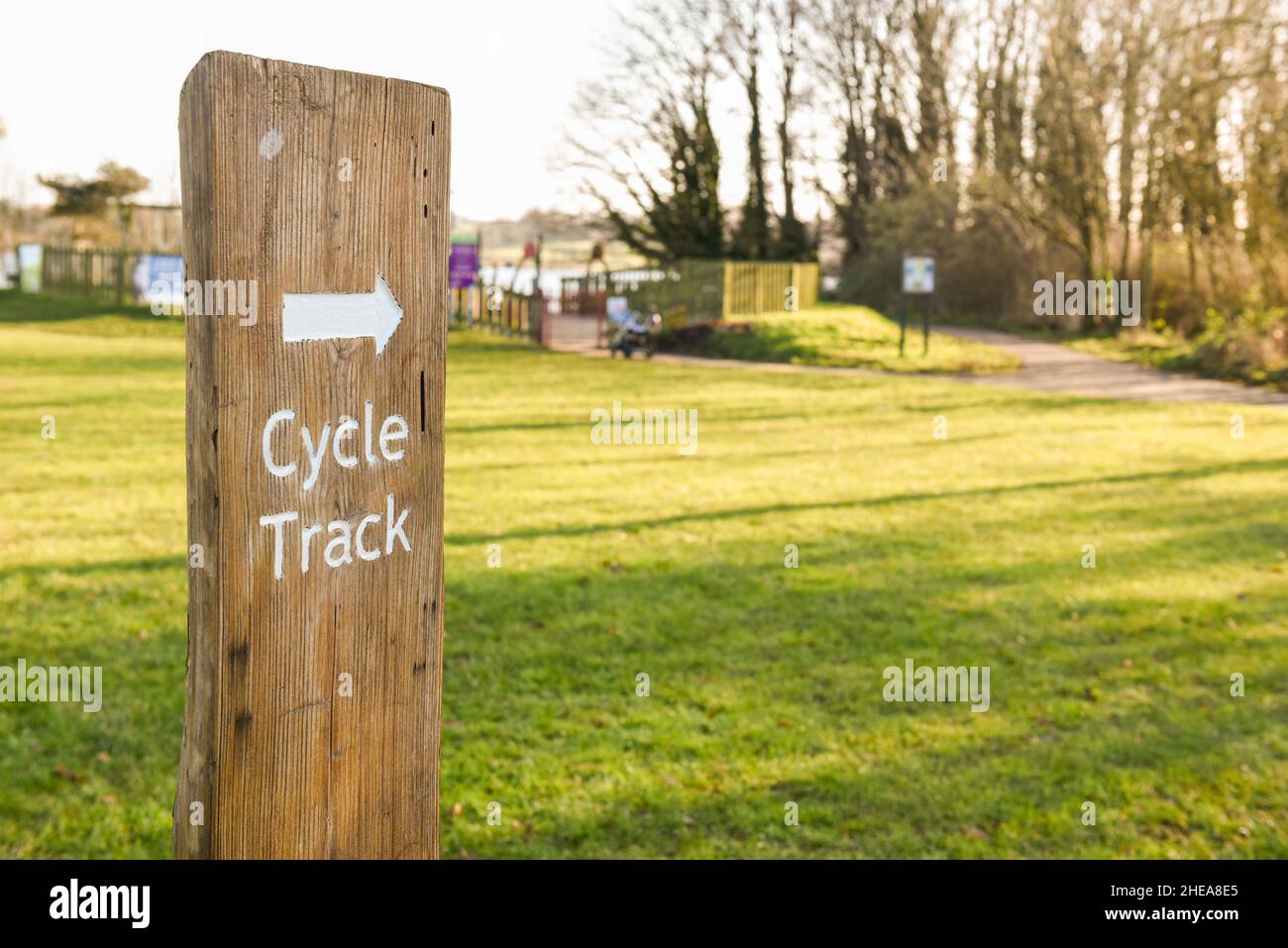 Sign post giving directions hi-res stock photography and images - Alamy