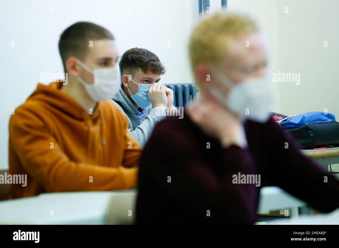 Secondary school classroom italy hi-res stock photography and images ...