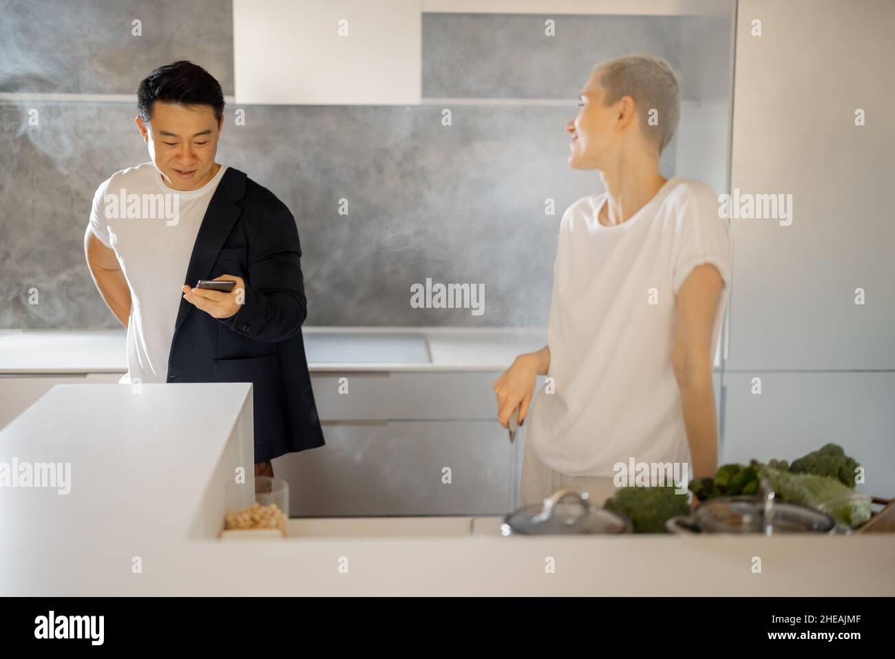 Family cooking kitchen pans hi-res stock photography and images - Alamy