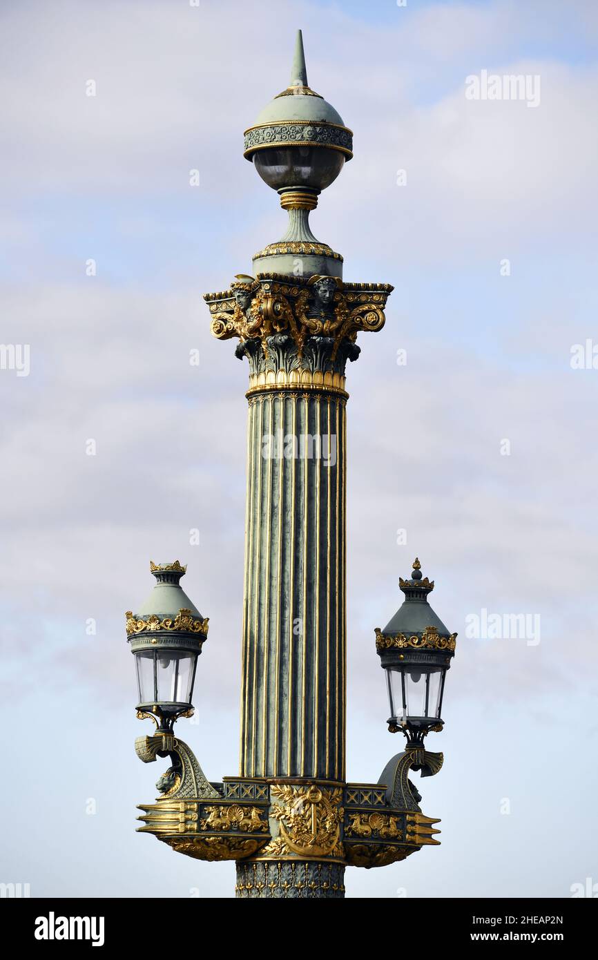 Paris street lights illustration hi-res stock photography and images ...