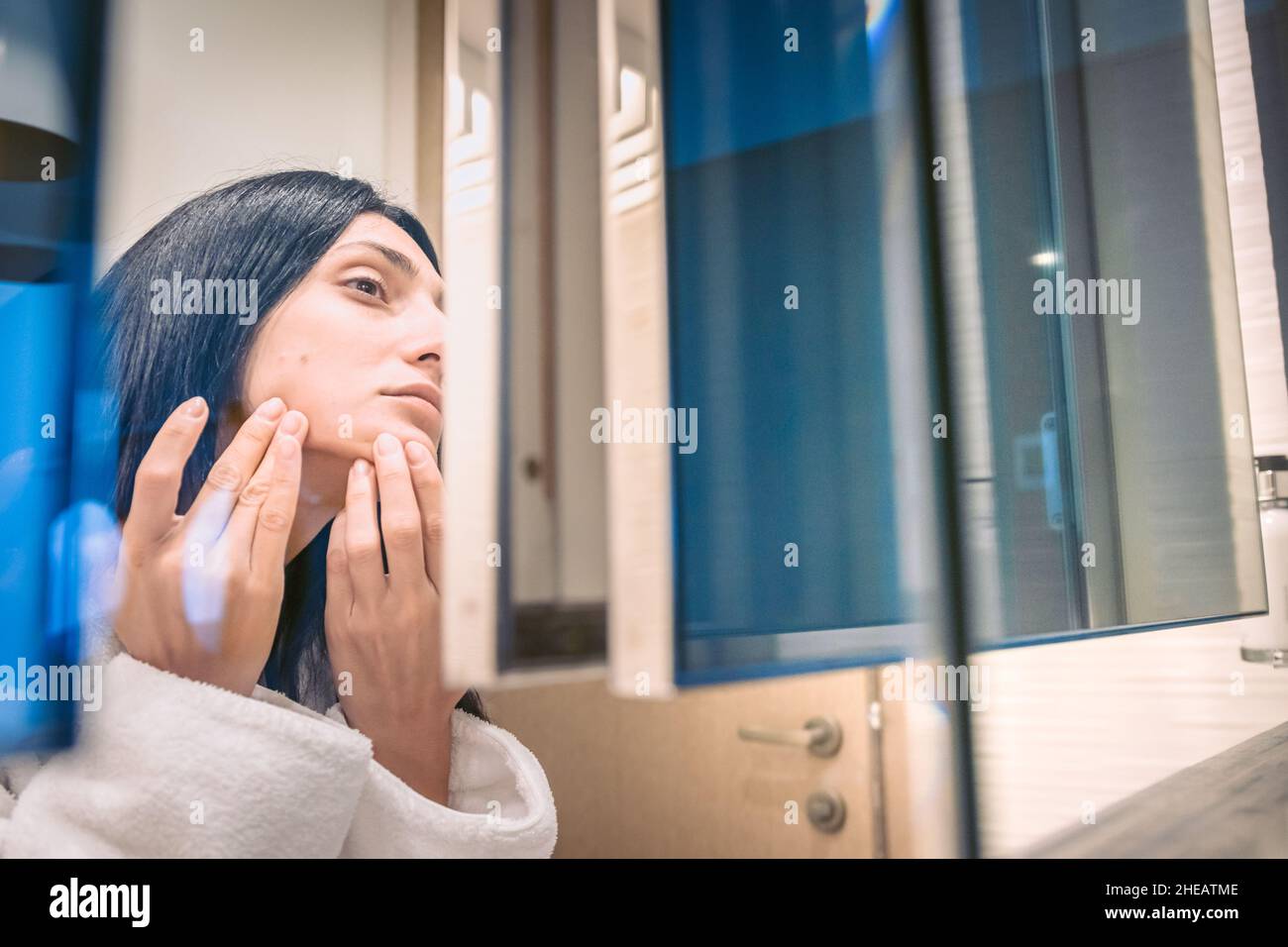 Concerned look hi-res stock photography and images - Alamy