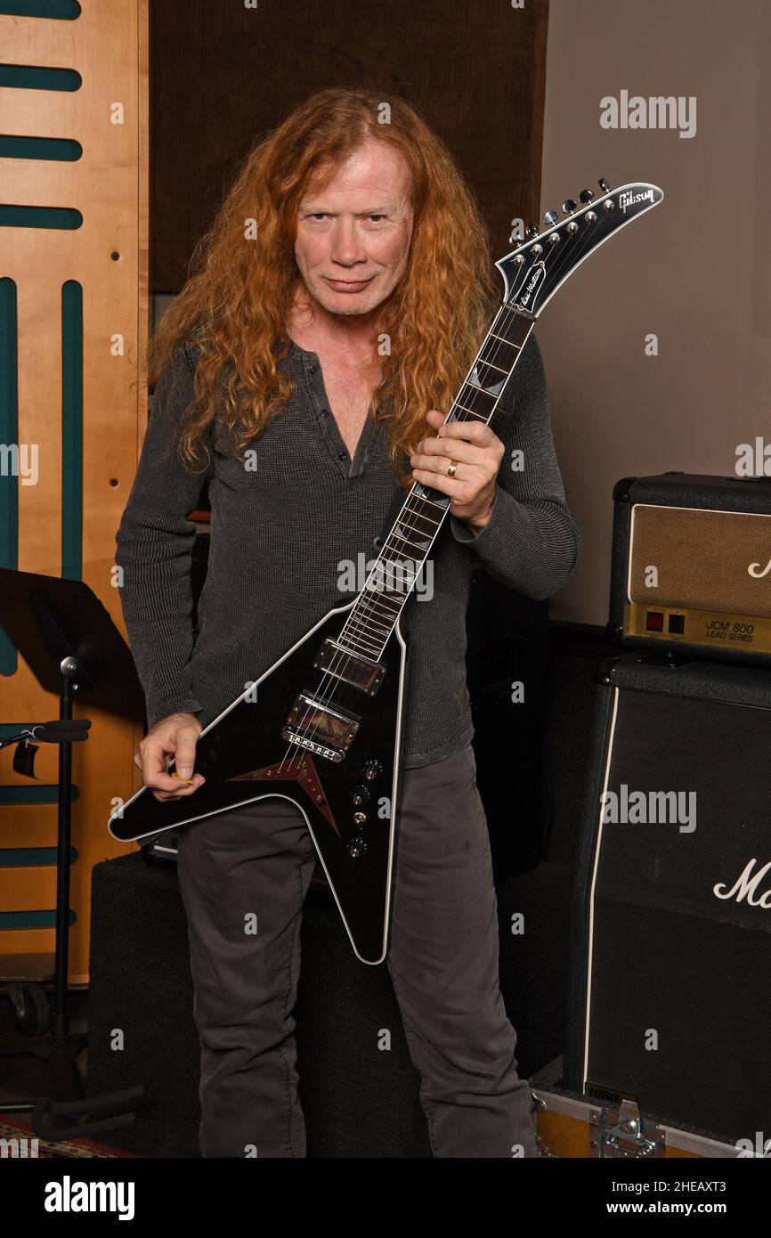 Deerfield Beach. 08th Jan, 2022. Dave Mustaine of Megadeath poses for a ...