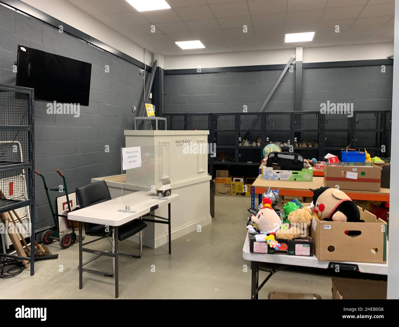 W and H Peacock Auction Centre Bedford rostrum goods for sale buy cheap ...