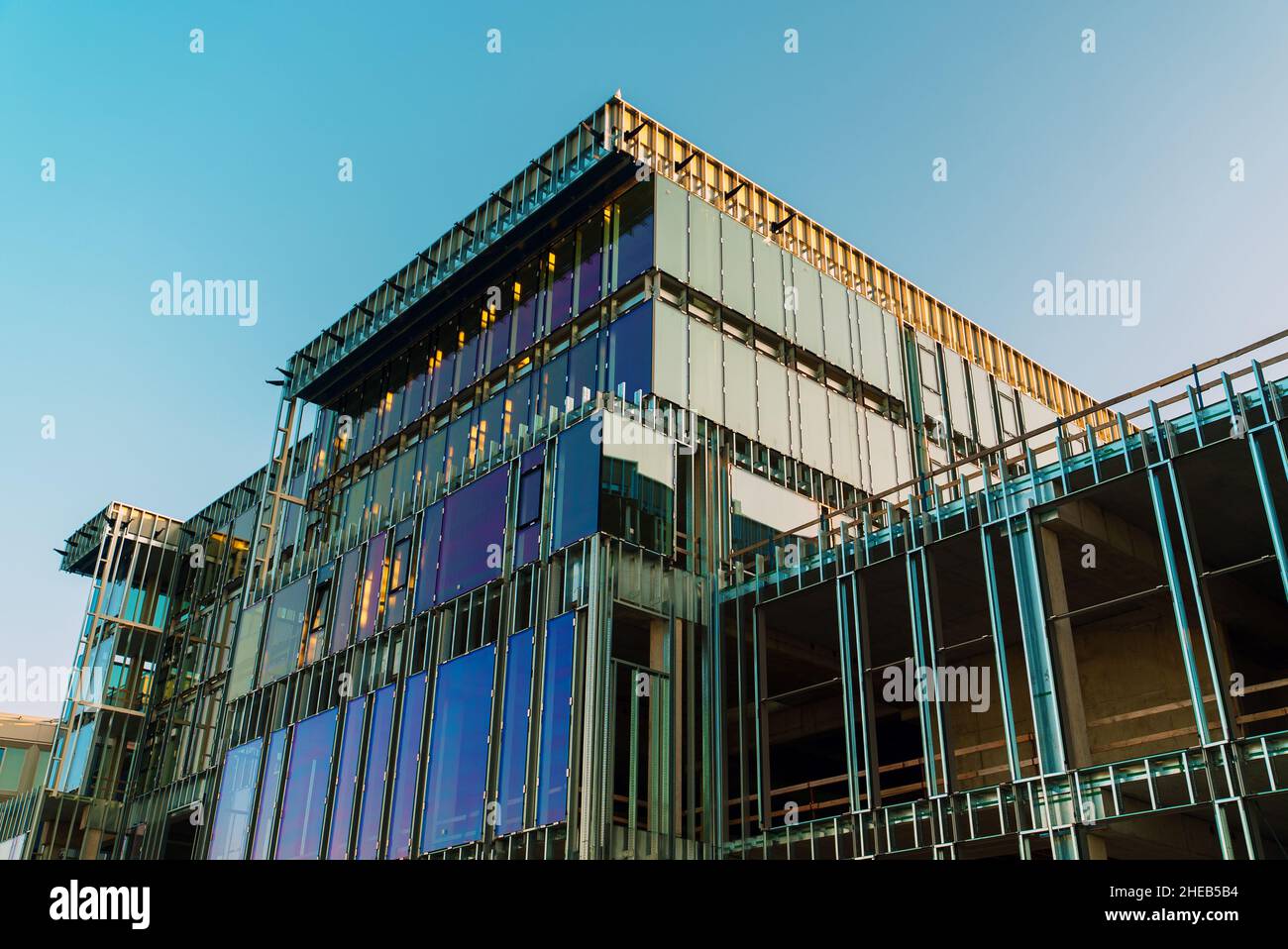 Construction of new luxury modern apartment building Stock Photo - Alamy