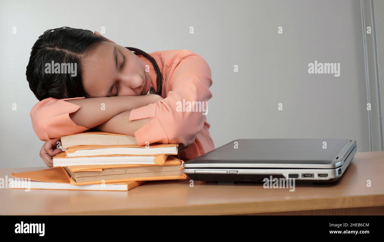 Student sleeping study table hi-res stock photography and images - Alamy