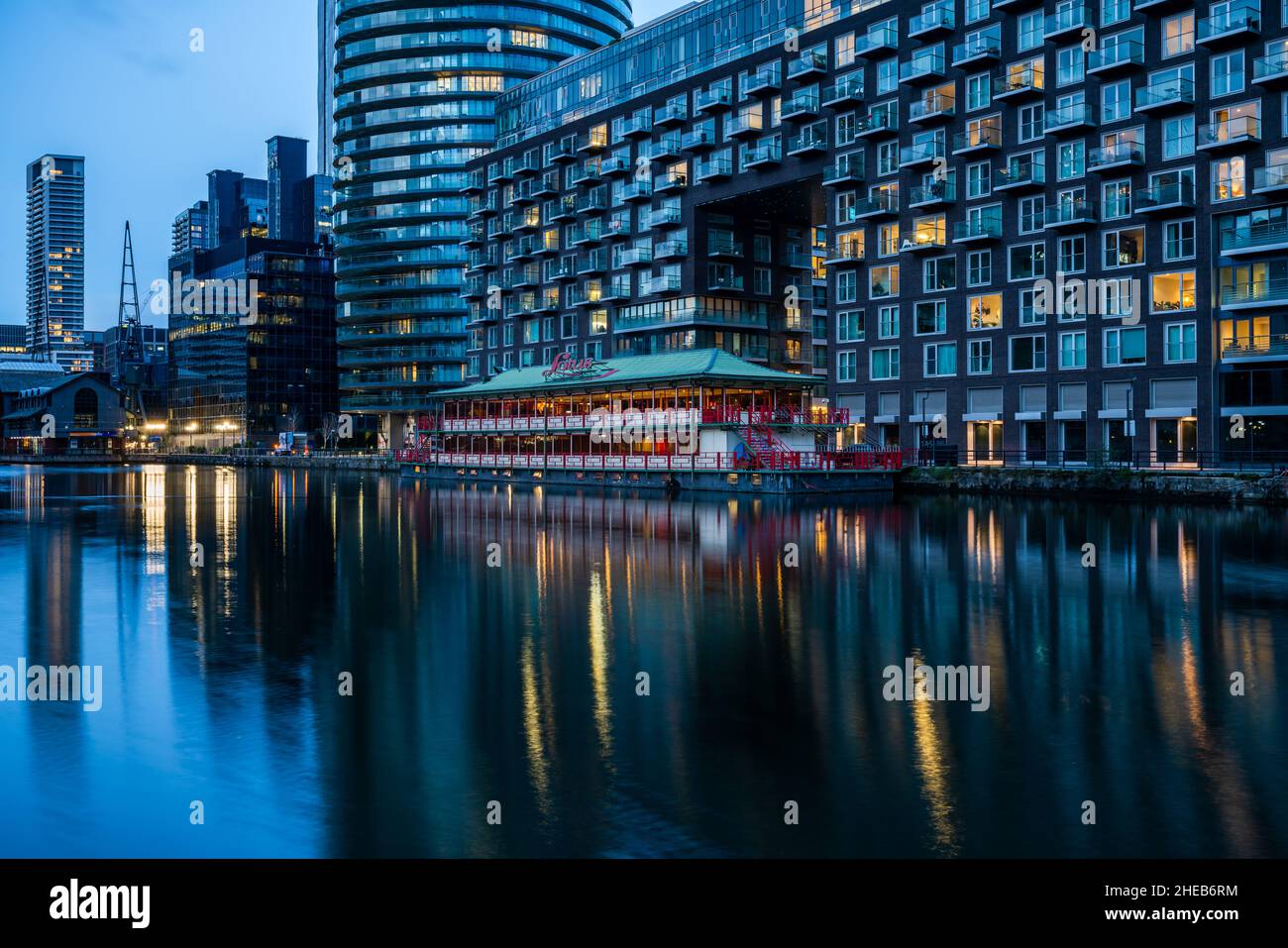 Modern skyscrapers of Canary Wharf, the financial hub in London seen ...