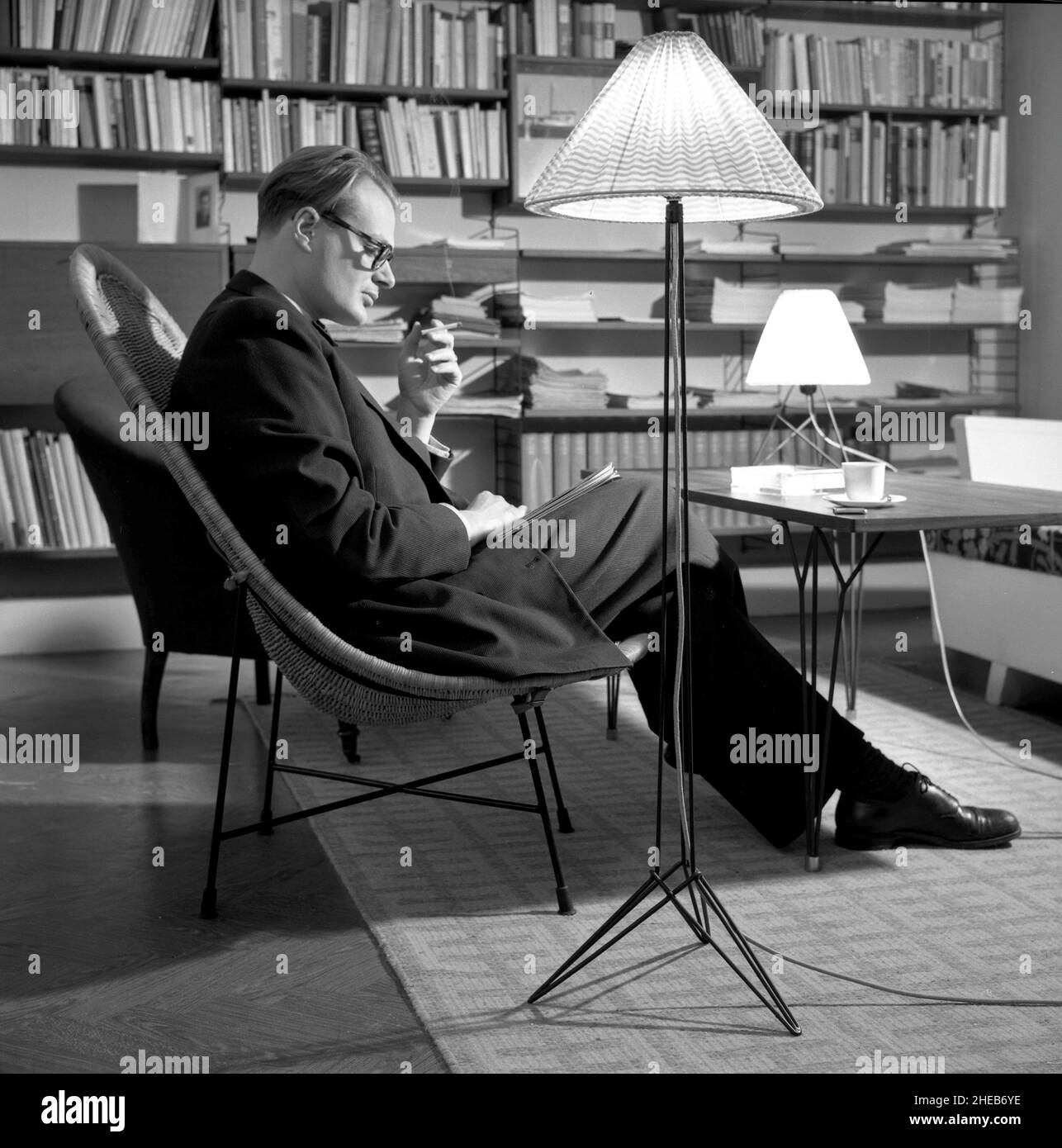 The designers of the Swedish String shelf. Nisse Strinning (1917-2006 ...