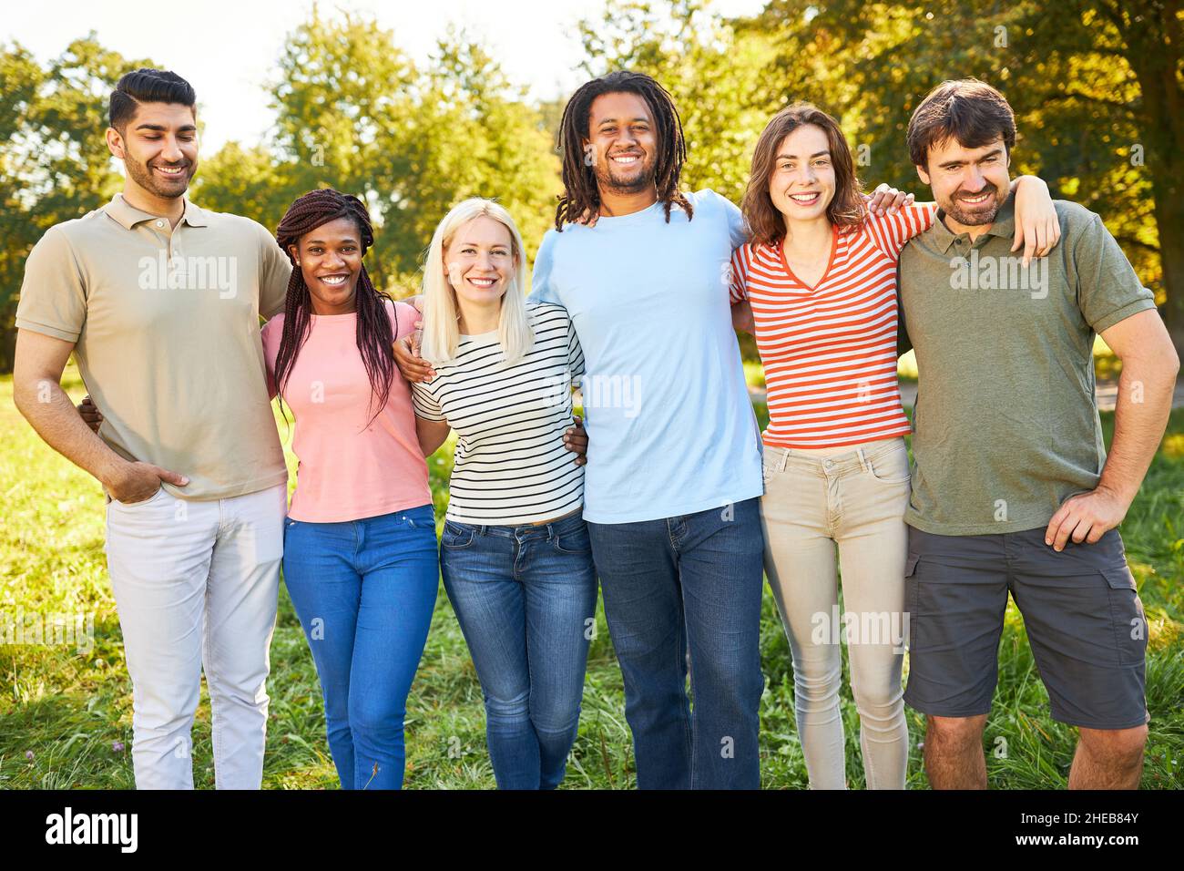 Multicultural diversity students hi-res stock photography and images ...