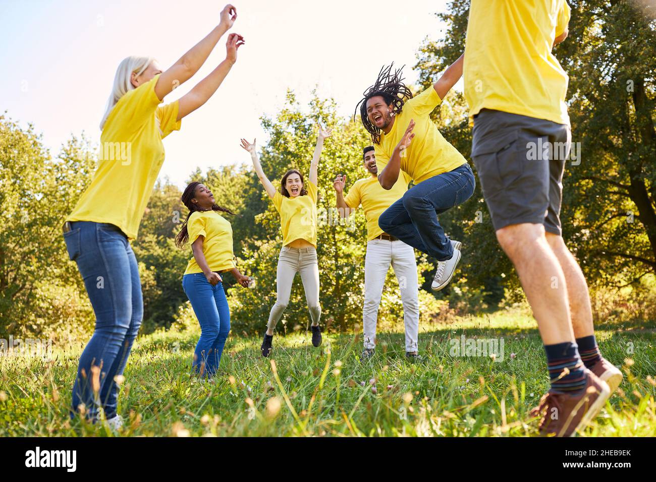 Team building activity hi-res stock photography and images - Alamy