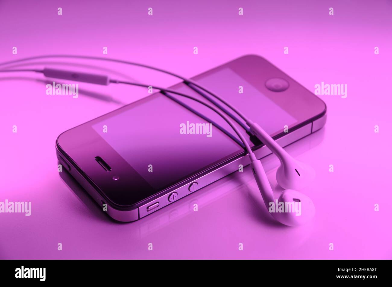 Pink apple phone hi-res stock photography and images - Alamy