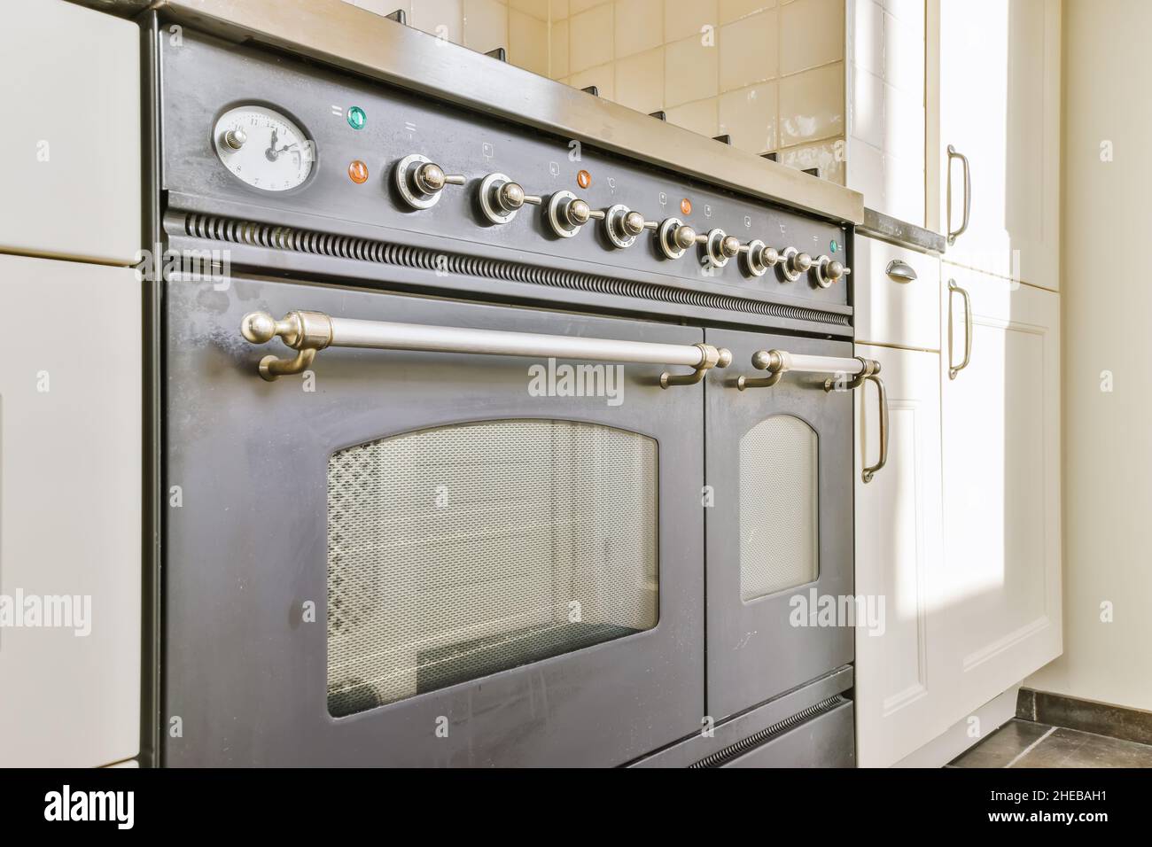 Close up of stylish oven in a kitchen Stock Photo - Alamy