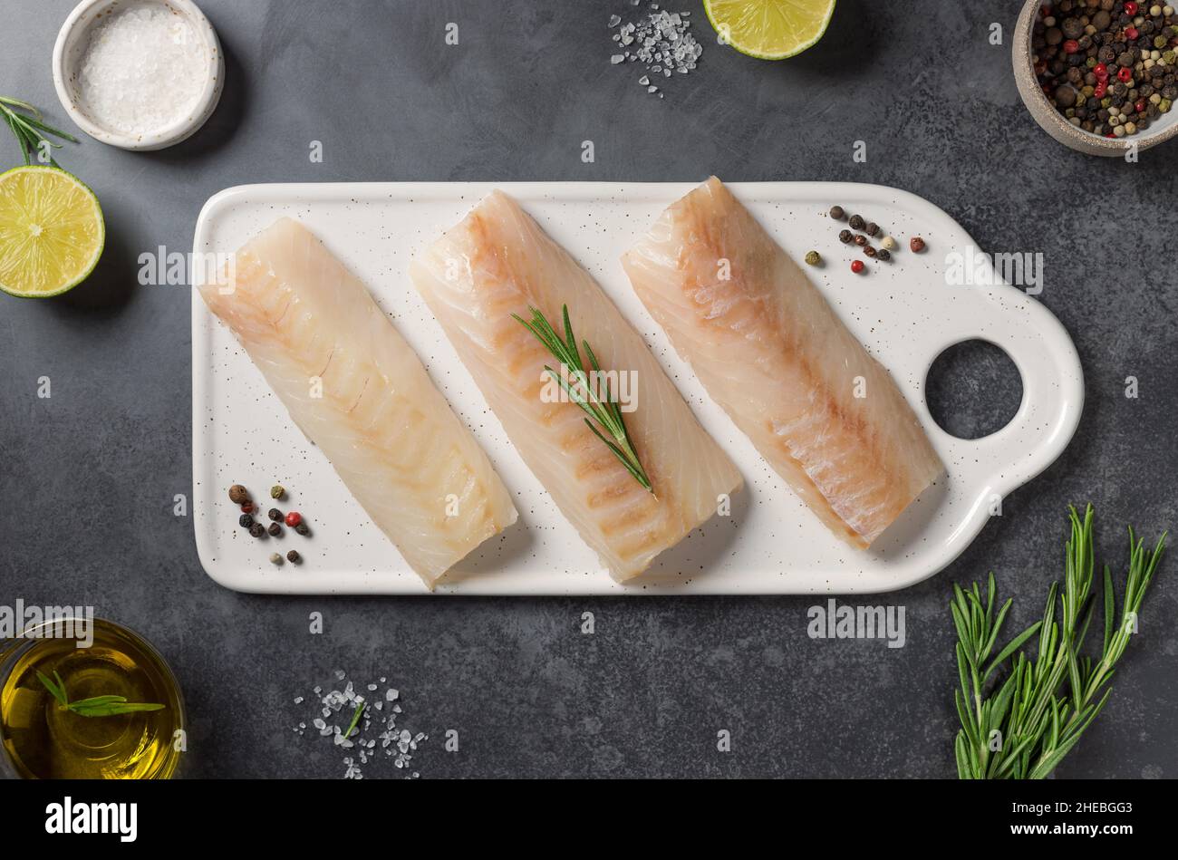 Fish cooking utensils hi-res stock photography and images - Alamy