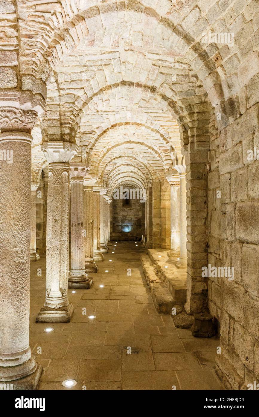 Archway in an old crypt Stock Photo - Alamy