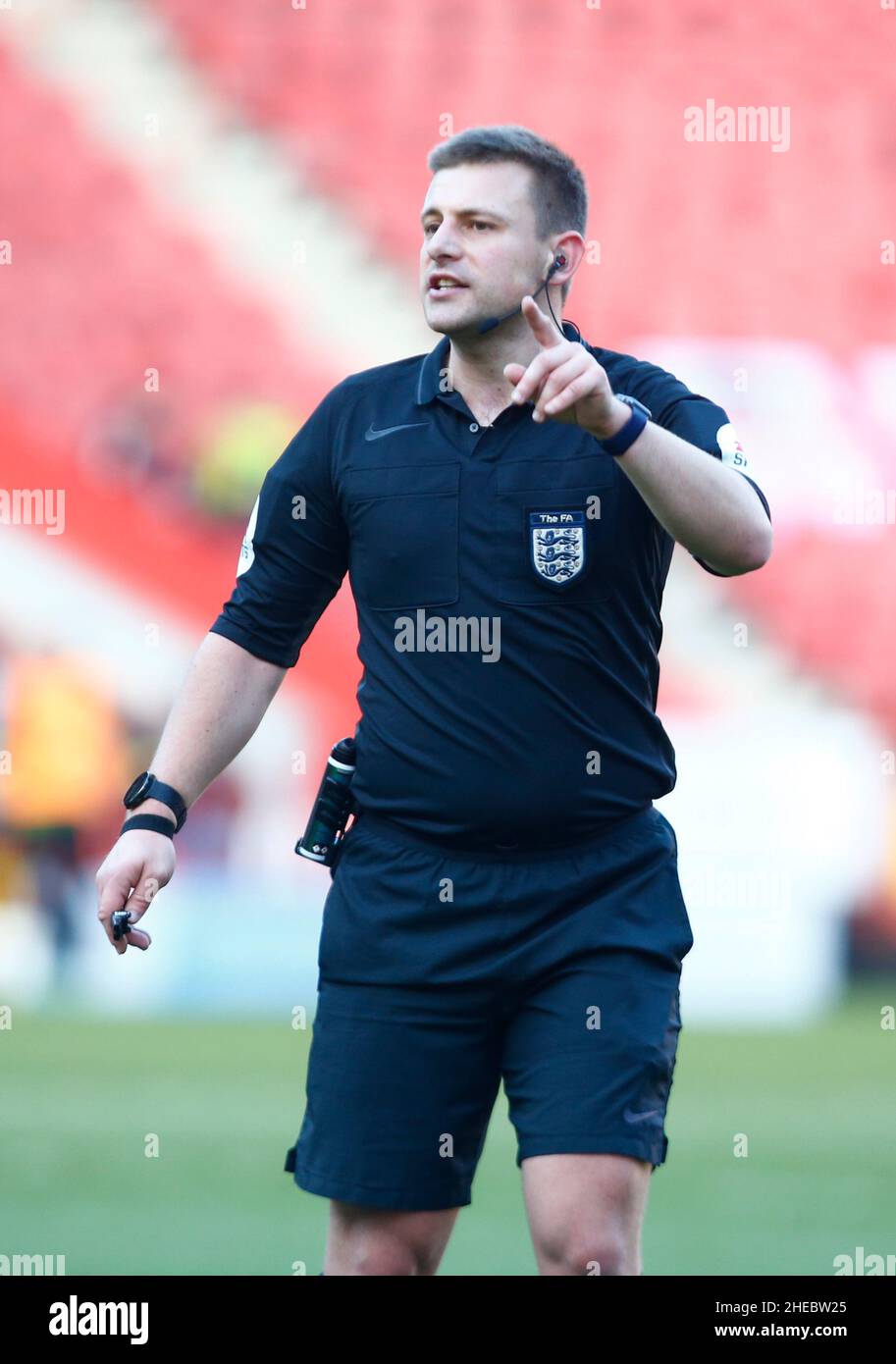 Joshua smith referee hi-res stock photography and images - Alamy
