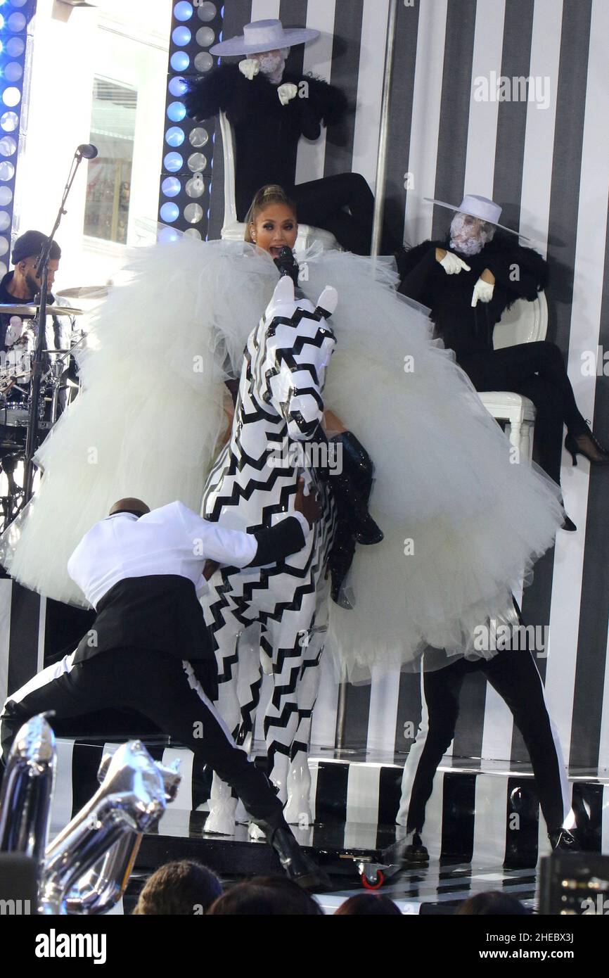 New York - NY - 20190506 Jennifer Lopez pictured in multiple outfits as ...