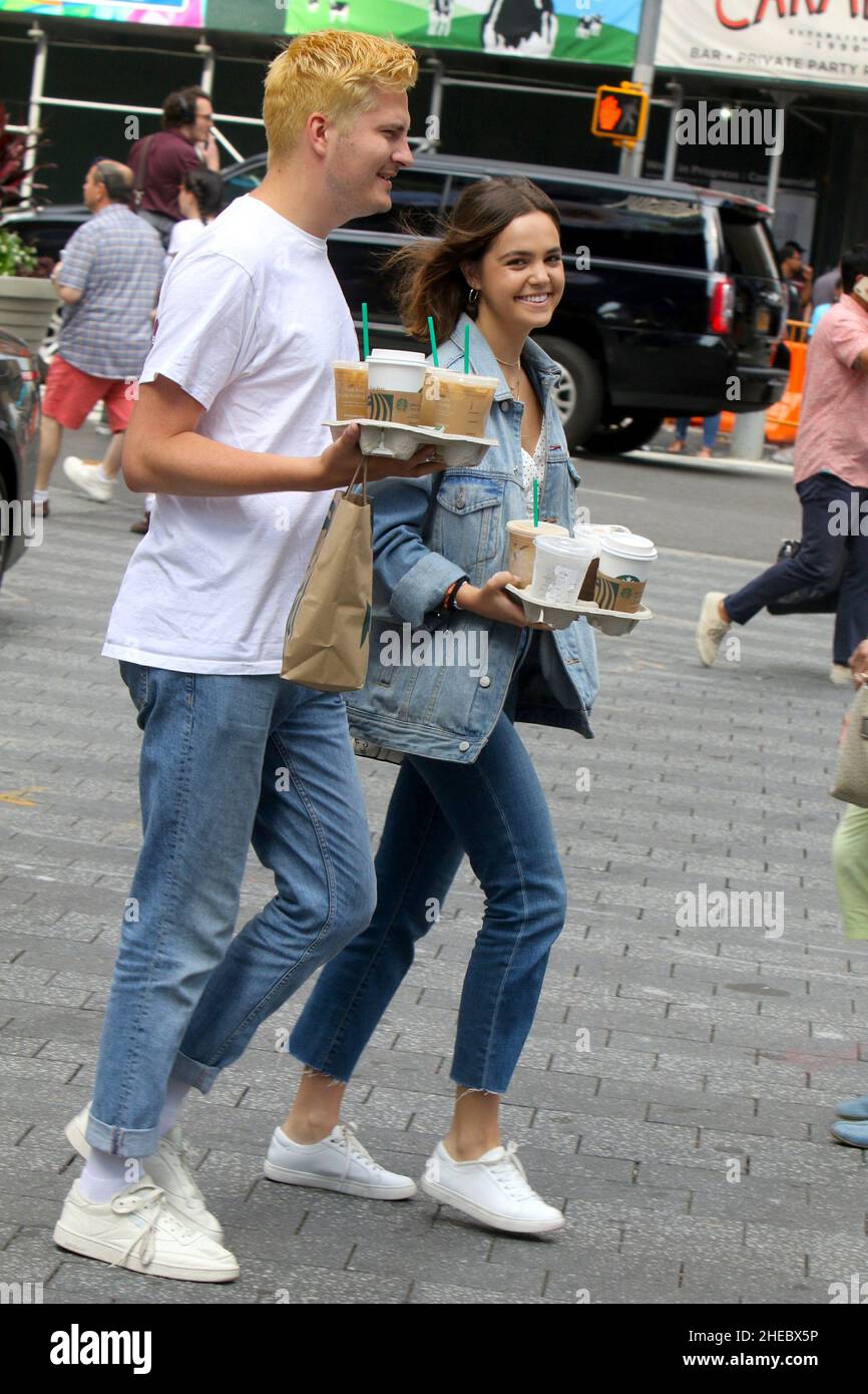 Bailee Madison 2022 Boyfriend