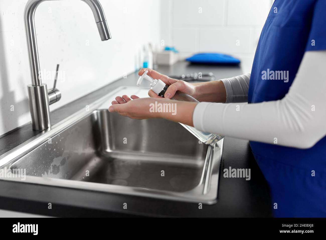 Nurse hand sanitizer hi-res stock photography and images - Alamy