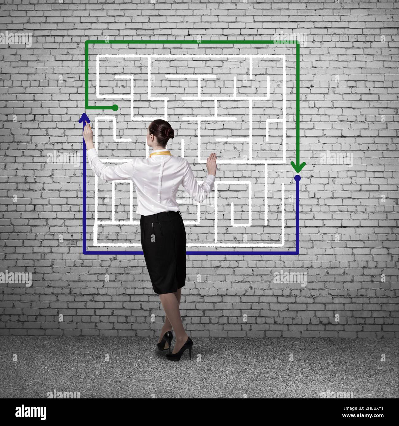 Solution finding business maze hi-res stock photography and images - Alamy