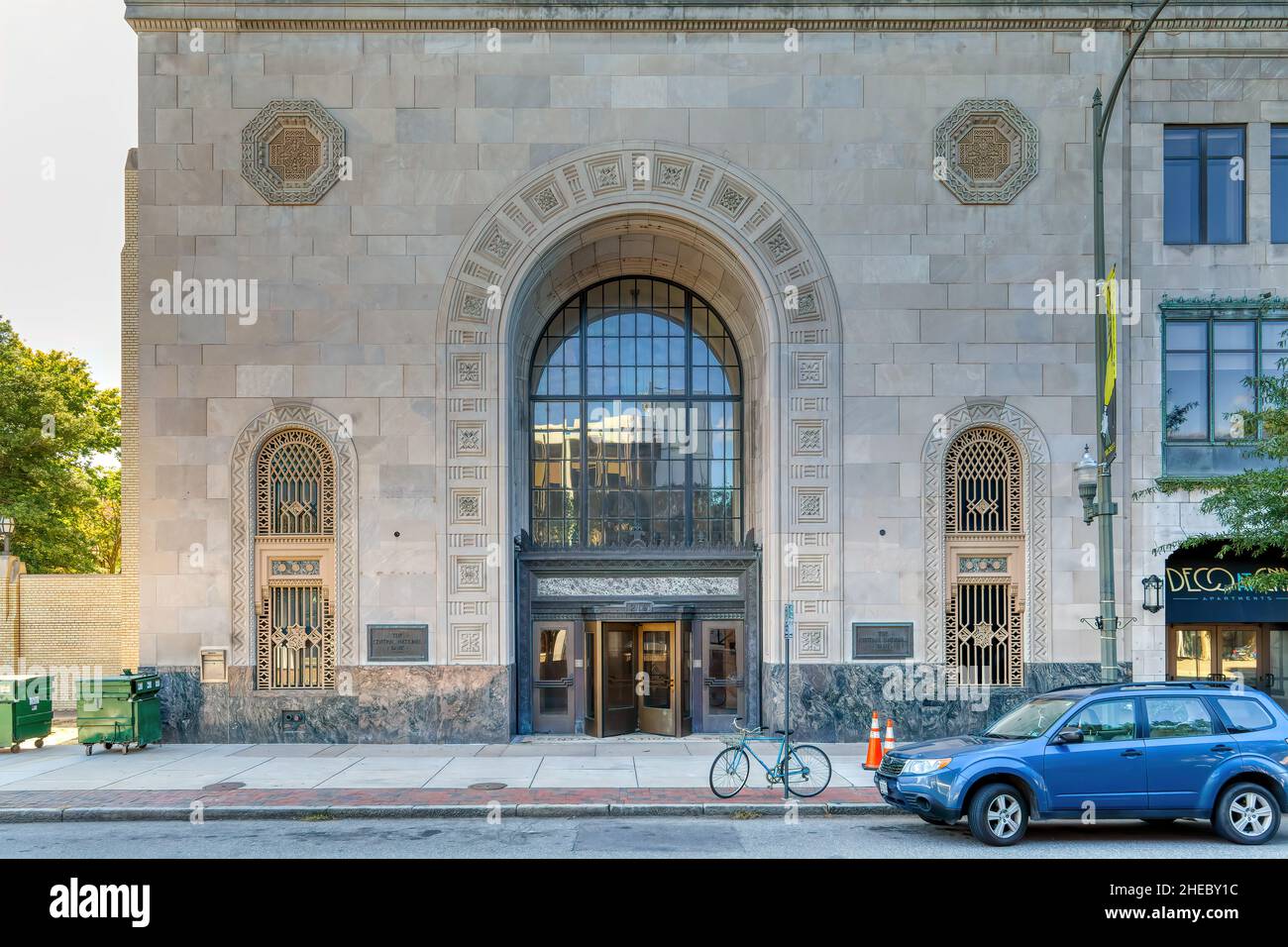 Historic commonwealth bank building hi-res stock photography and images ...