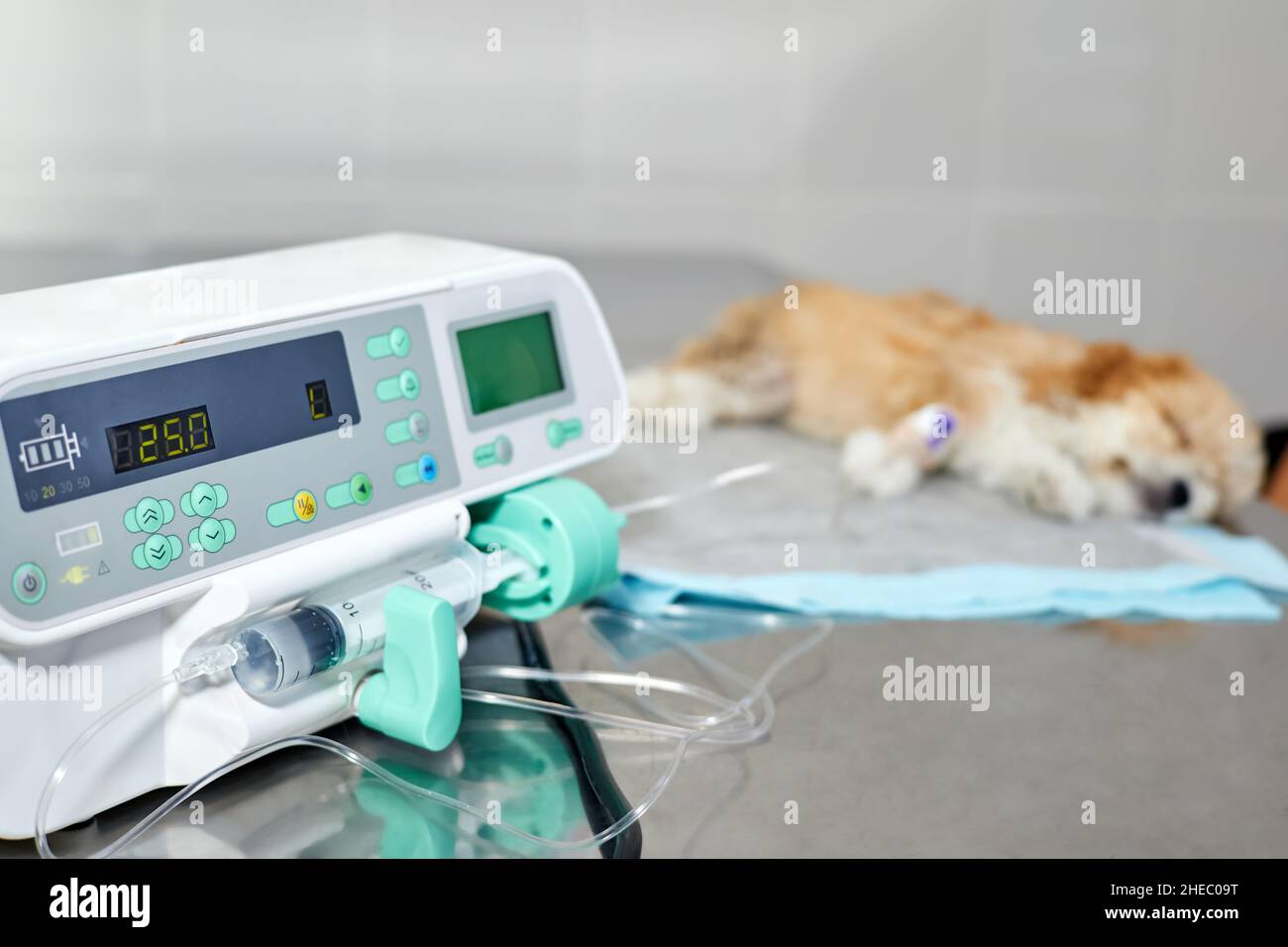 Syringe infusion pump hi-res stock photography and images - Alamy
