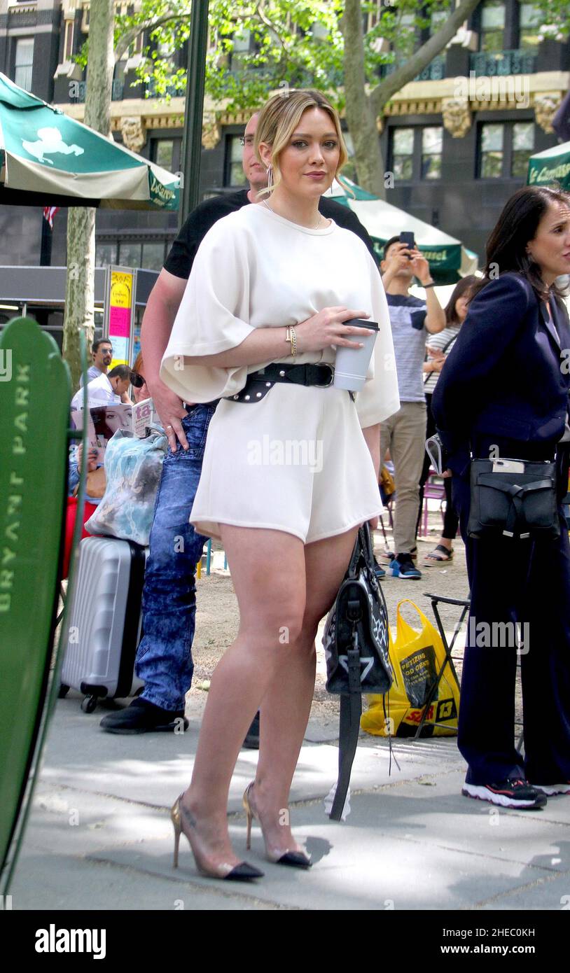 New York - NY - 20190522- Hilary Duff and Charles Michael Davis Filming Younger -PICTURED ...
