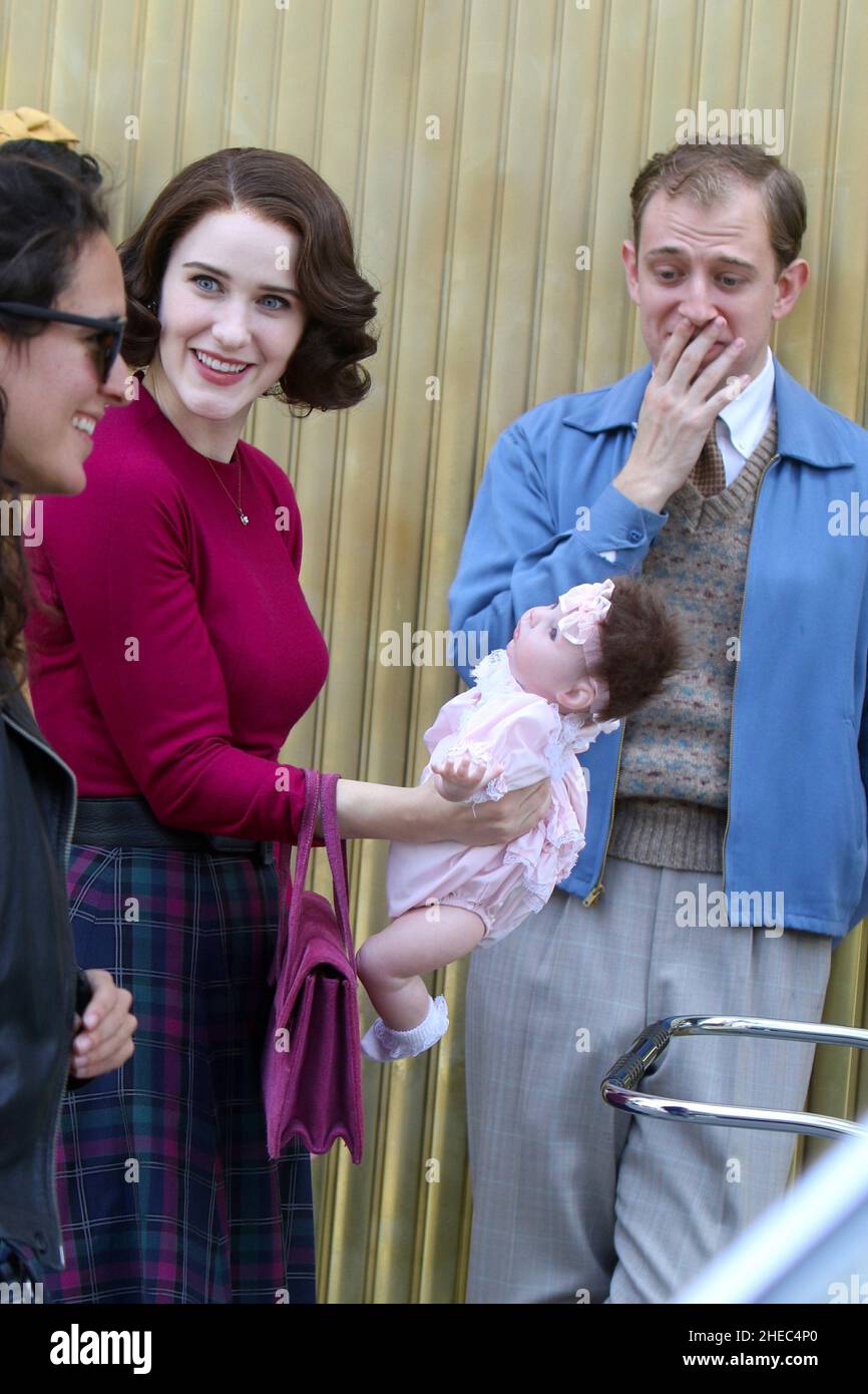 New York - NY - 20190827 Rachel Brosnahan and Michael Zegen on set ...