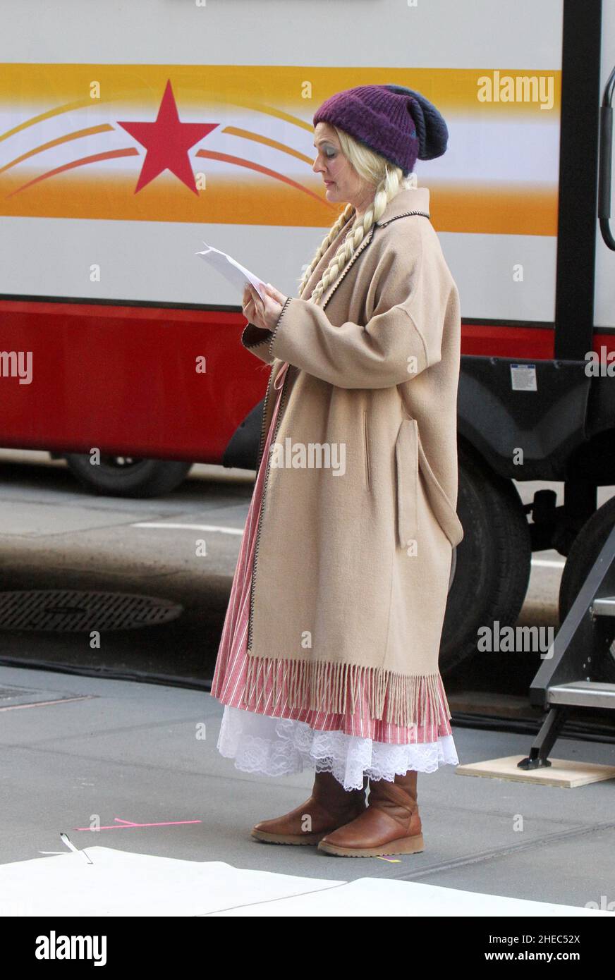 New York - NY - 20190219-Drew Barrymore and Holland Taylor Filming The ...