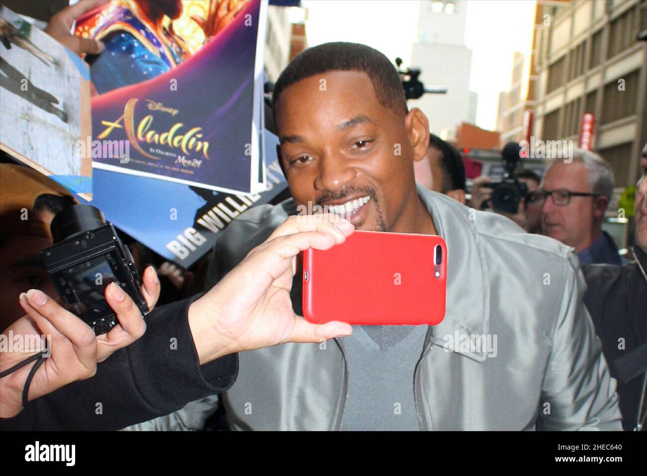 New York - NY - 20191008 Will Smith greets fans cheerfully outside the ...