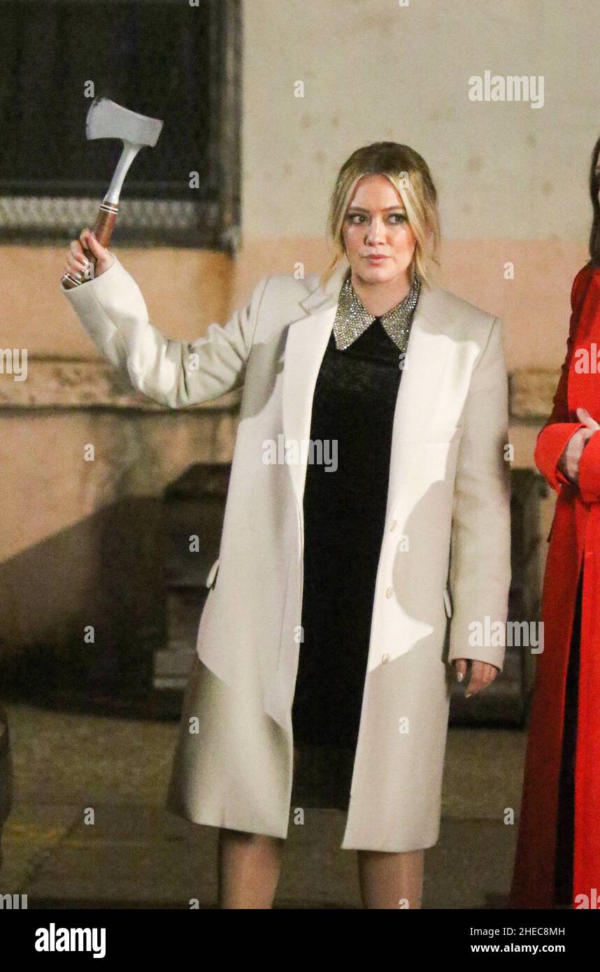 New York - NY - 20190325 Hilary Duff was seen getting in trouble with ...
