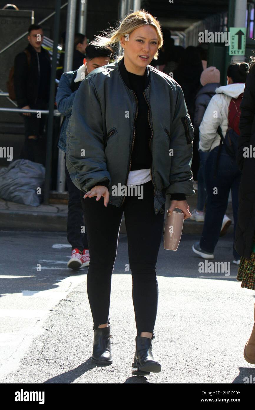 New York - NY - 20190311 Hilary Duff is spotted filming scenes for the ...