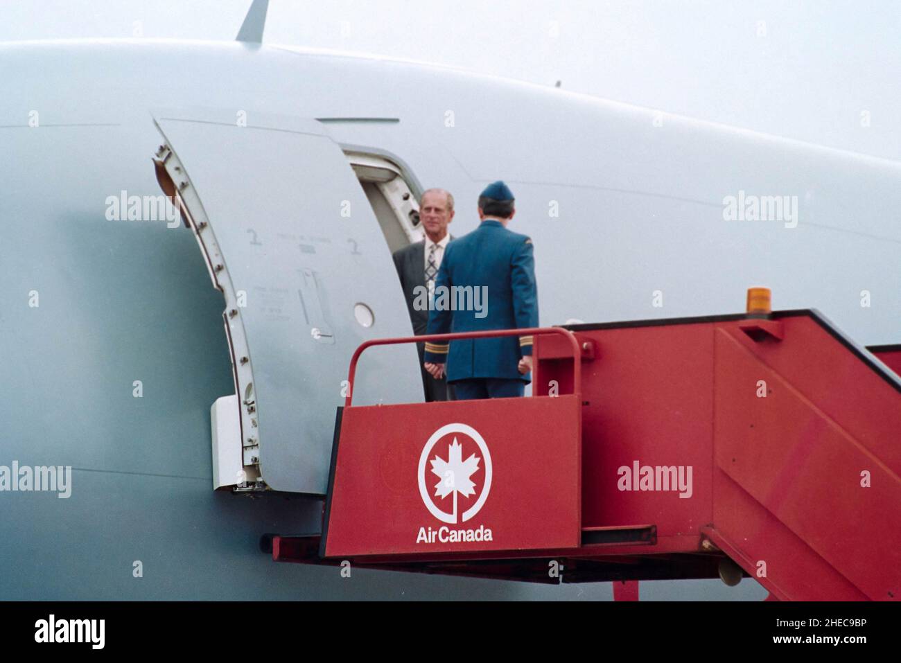 Queen Elizabeth II at Heathrow Airport with Prince Philip and Corgis ...