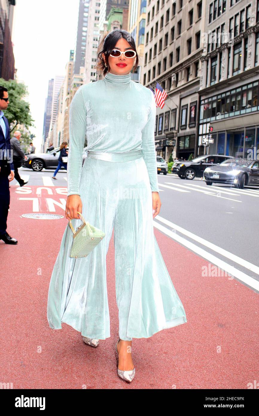 New York - NY - 20191008 Priyanka Chopra looks stunning with a big ...