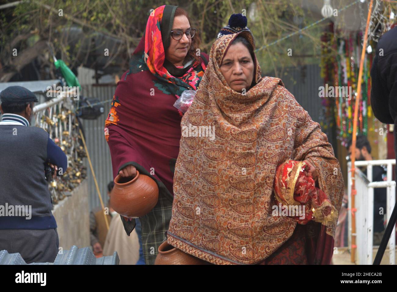 Lahore, Punjab, Pakistan. 10th Jan, 2022. Pakistani women devotees ...