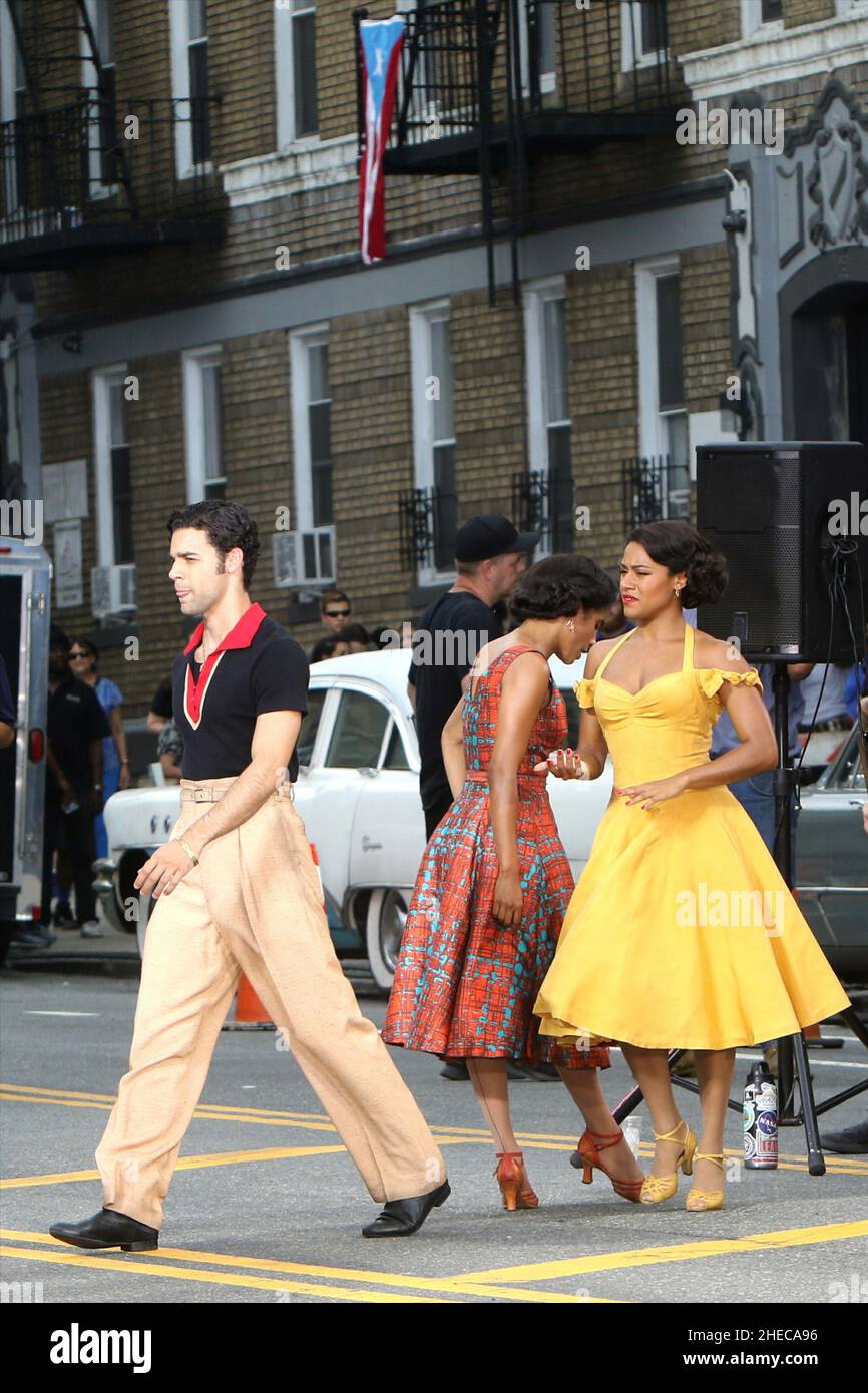 New York - NY - 20190727 Ariana DeBose and David Alvarez filming a ...