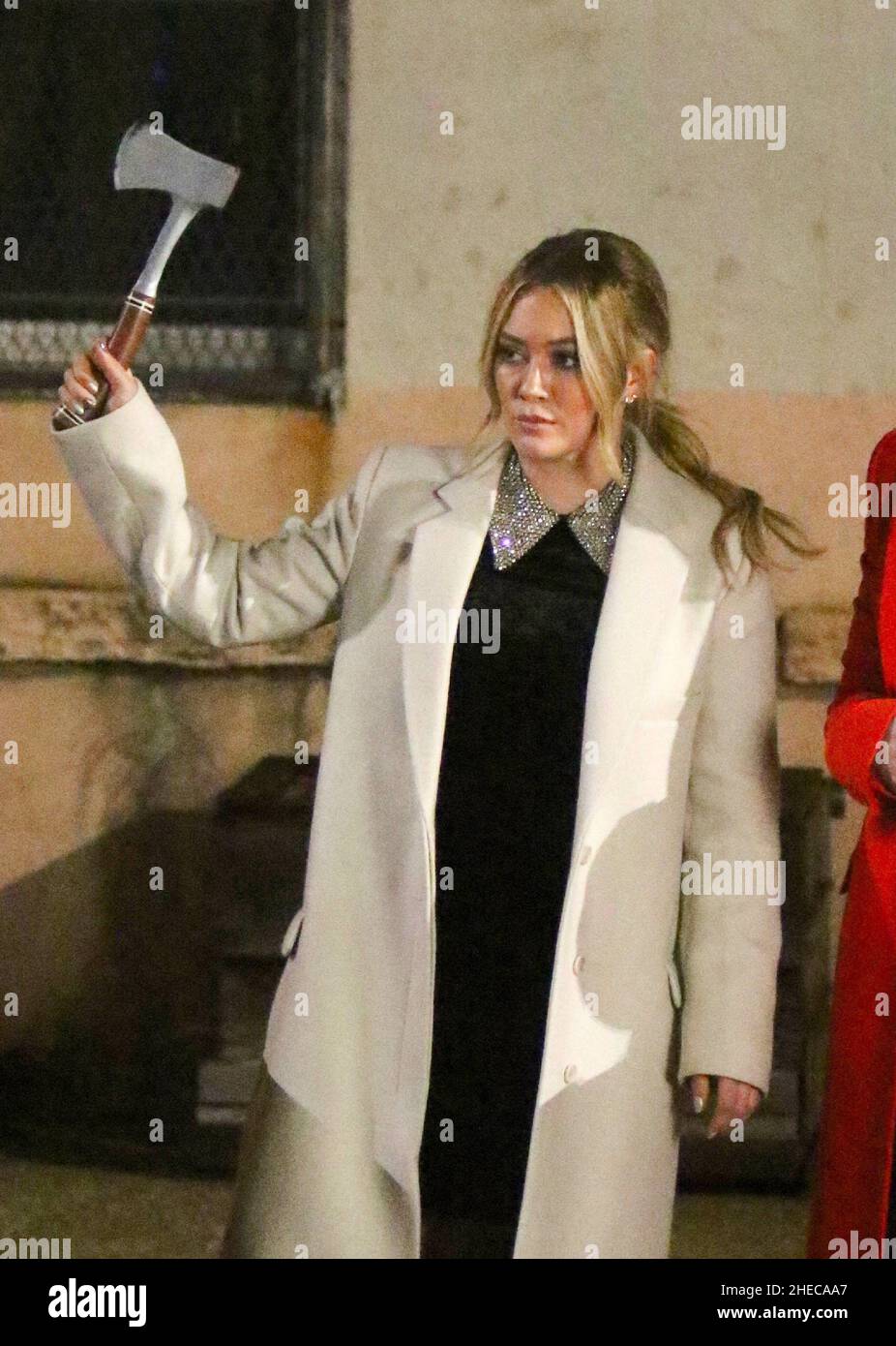 New York - NY - 20190325 Hilary Duff was seen getting in trouble with ...