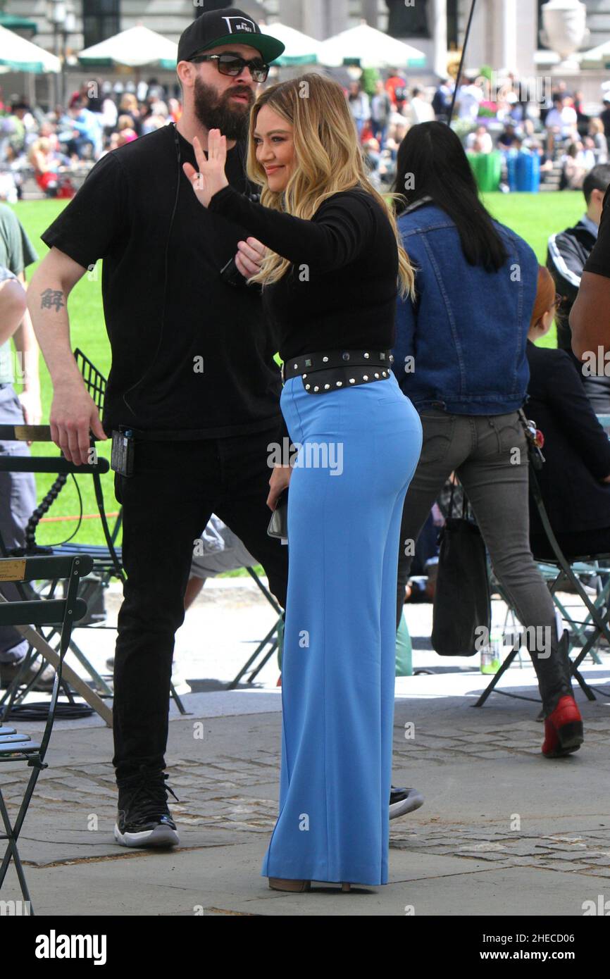 New York - NY - 20190425 Hilary Duff and Sutton Foster pictured ...