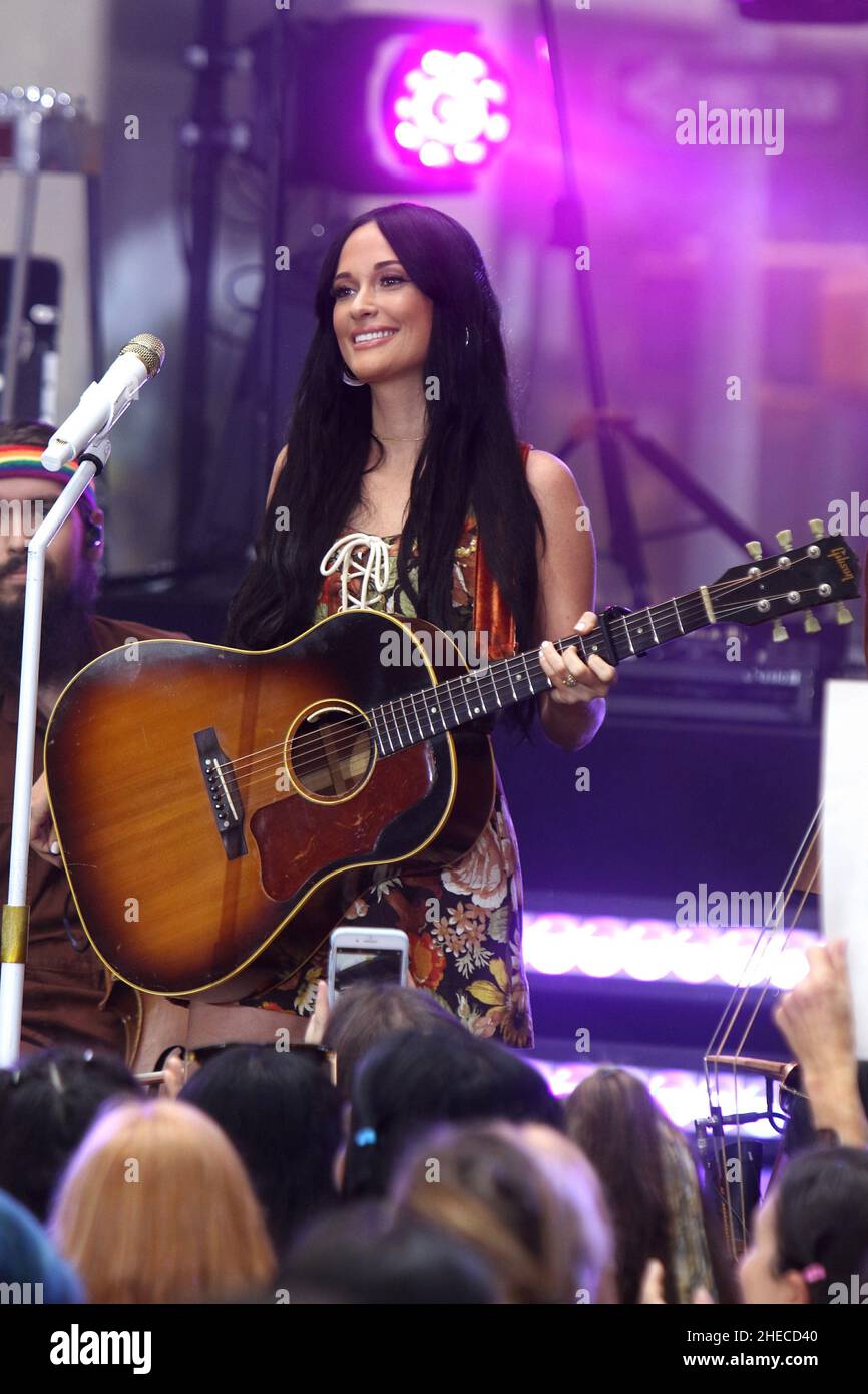 New York - NY - 20190719 Kacey Musgraves wears a summery floral dress ...