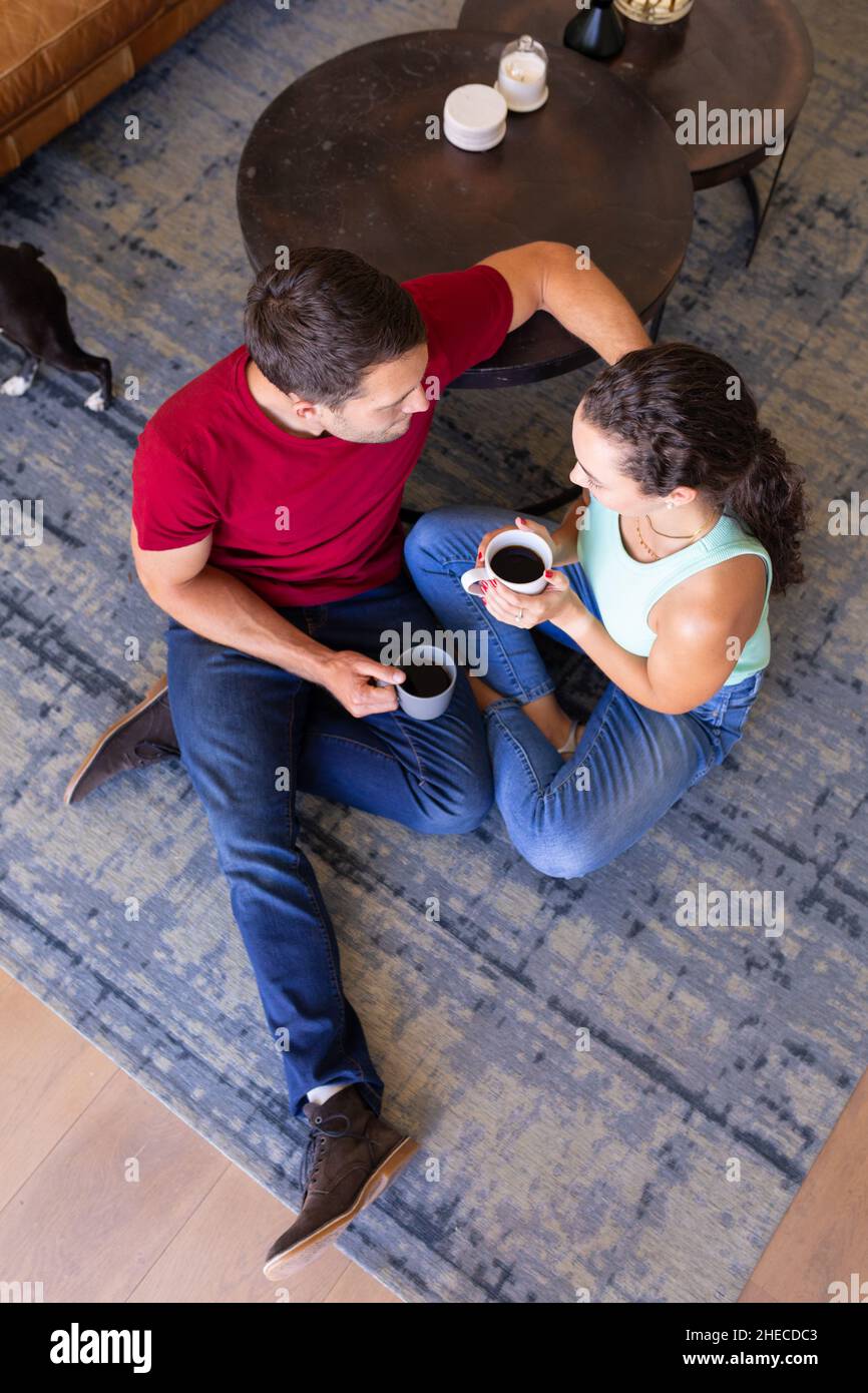 Happy family at home overhead view hi-res stock photography and images ...