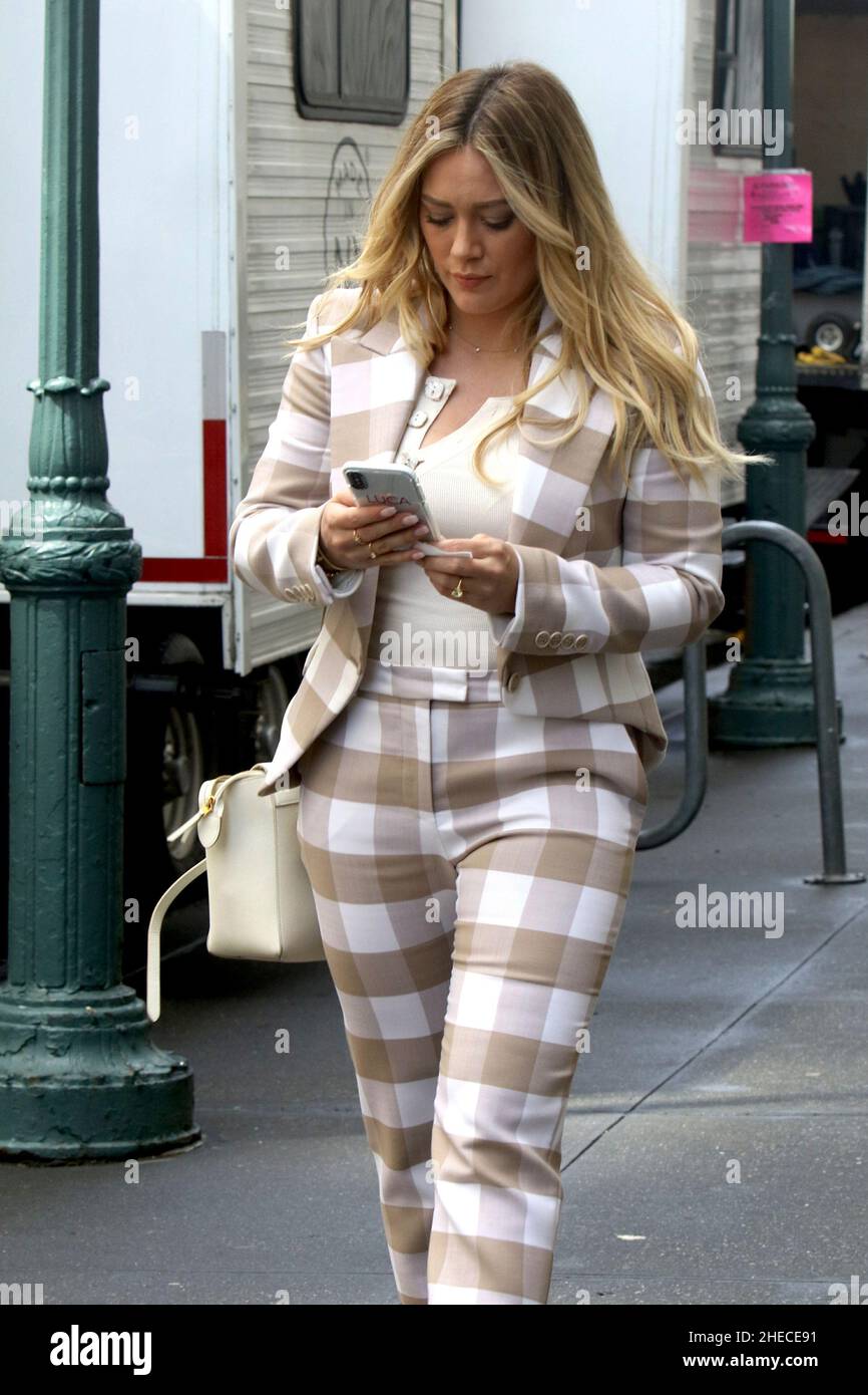 New York - NY - 20190515 Hilary Duff looks very stylish at the "Younger ...