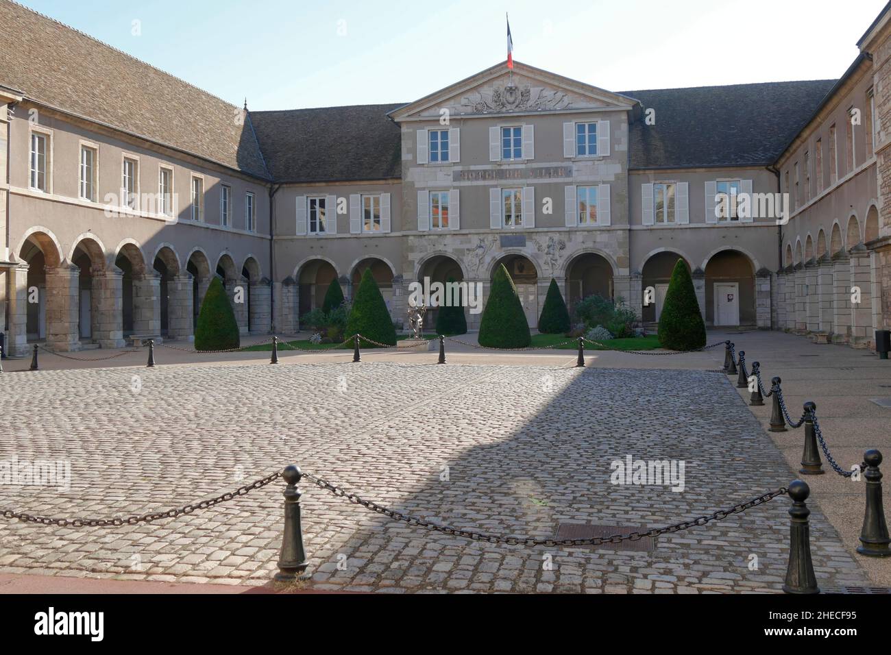 Town Hall, hotel de ville, Beaune, Bourgogne-Franche-Comté, France ...