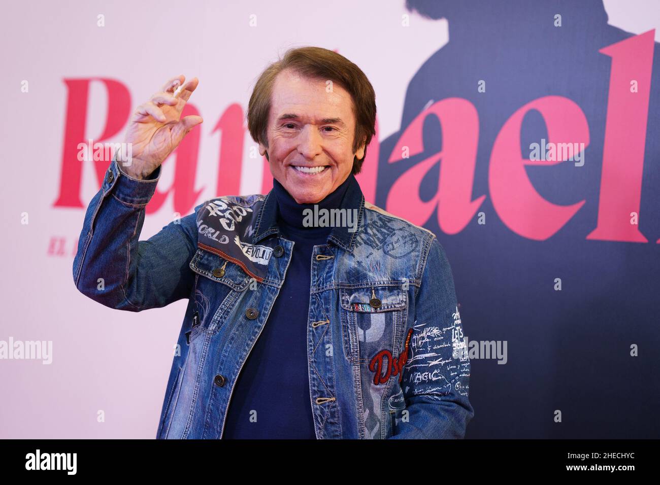 Spanish singer raphael presents hi-res stock photography and images - Alamy