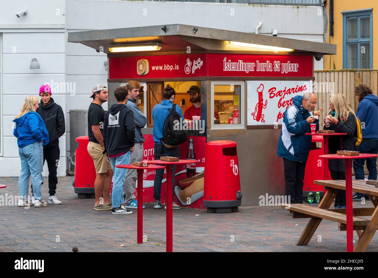 Reykjavik baejarins beztu pylsur hi-res stock photography and images ...