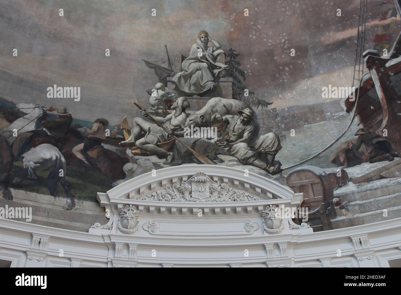 Pediment frieze paris hi-res stock photography and images - Alamy