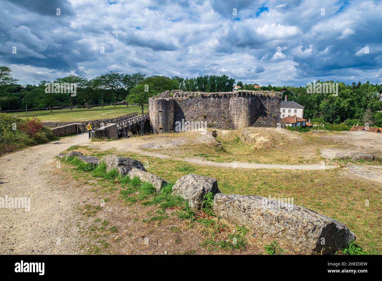 Plantagenet castle hi-res stock photography and images - Alamy