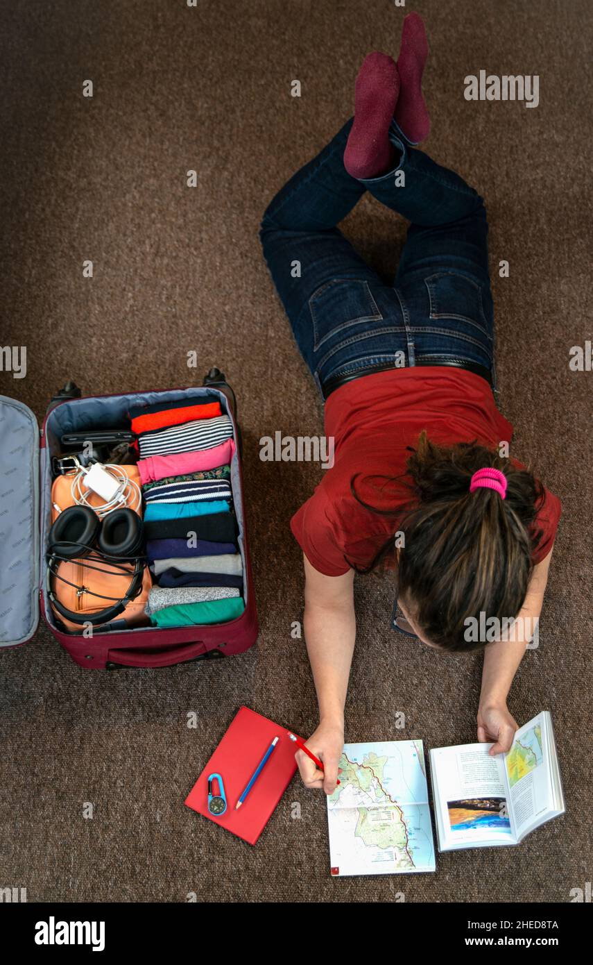 Packing itinerary hi-res stock photography and images - Alamy