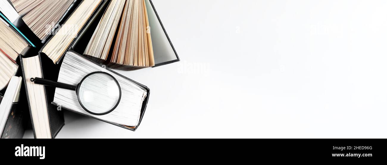 Academic reading bible hi-res stock photography and images - Alamy