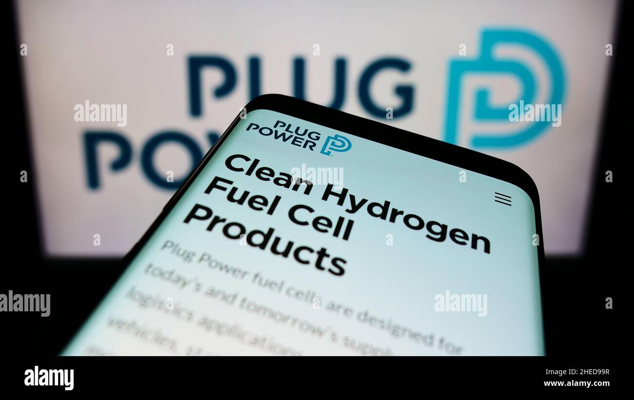 Mobile phone with webpage of American hydrogen fuel cell company Plug ...