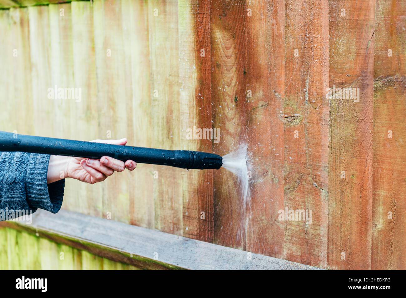 Pressure wash fence hi-res stock photography and images - Alamy